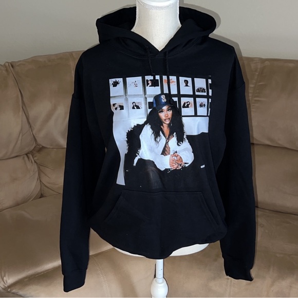 Gildan | Tops | Sza Custom Merch Hoodie | Poshmark